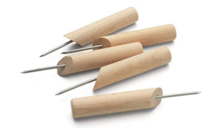 10 Easy Pieces: Inventive Wood Wall Hooks - Remodelista